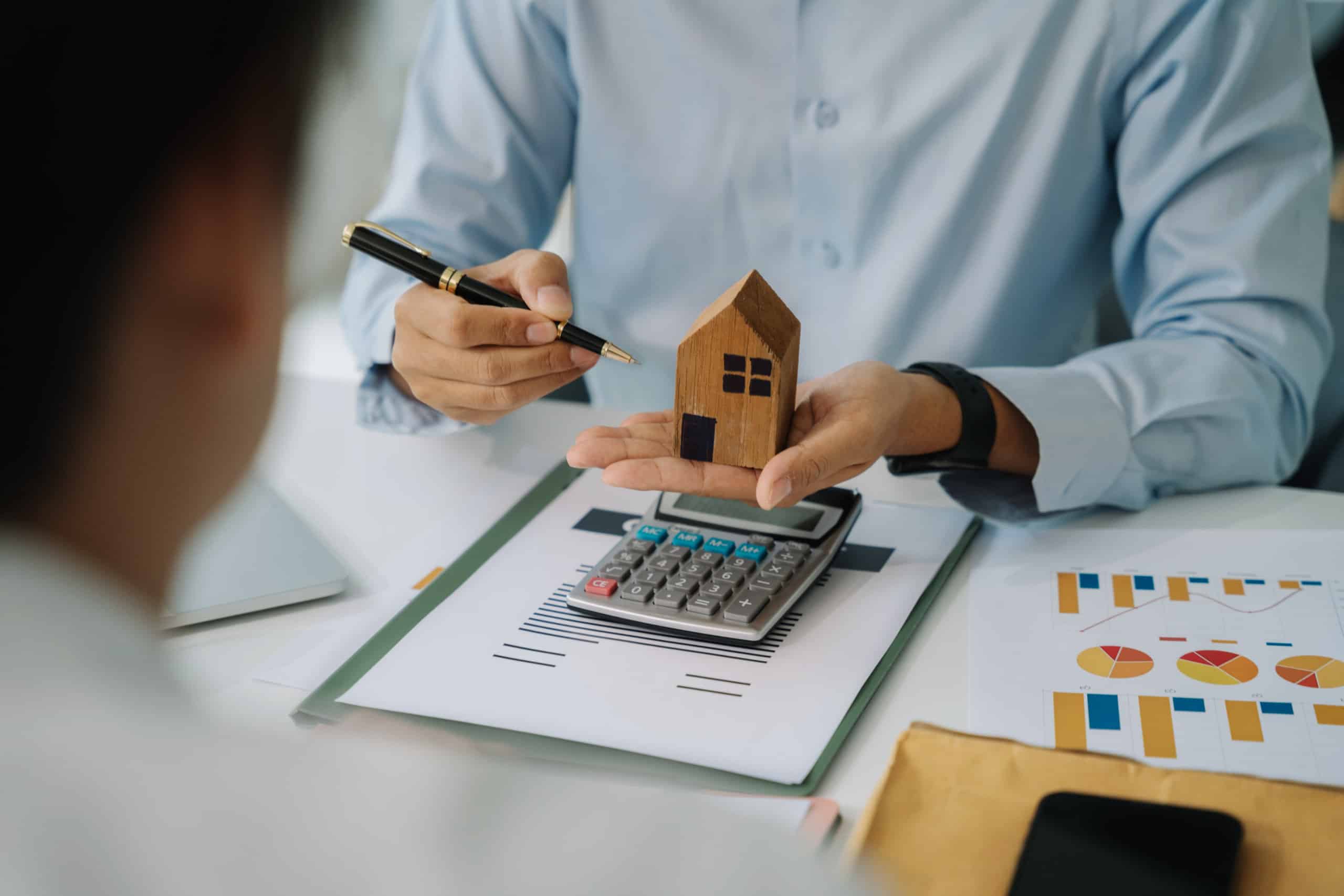 Contratar um crédito habitação no meu banco ou num intermediário de ...